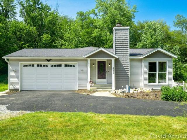 624 S 160th Ave, Holland, MI 49423
