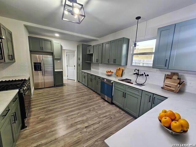 624 S Austin St