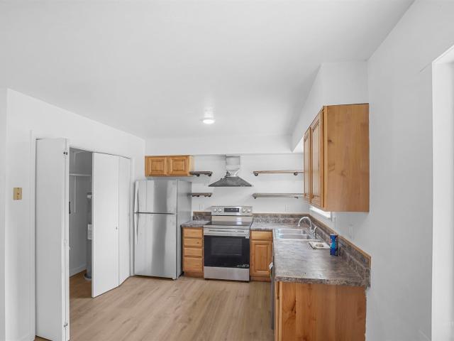624 Sharon Street