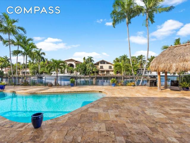 624 Palm Dr, Hallandale Beach, FL