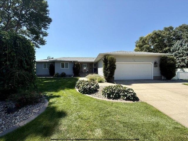 624 Pheasant Pl, Grand Island, NE 68801