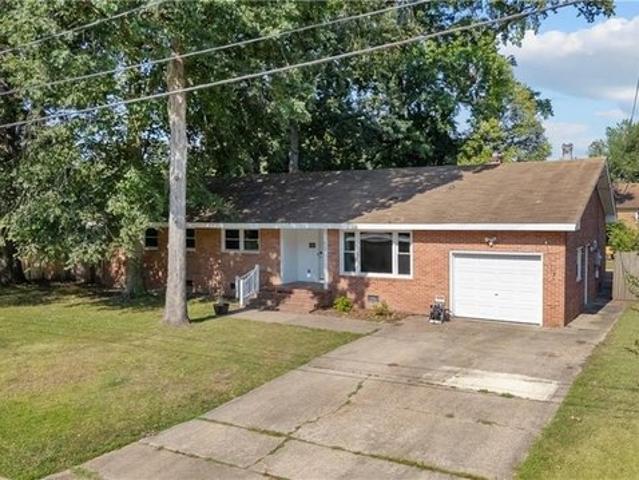 624 Rock Dr, Chesapeake, VA 23323