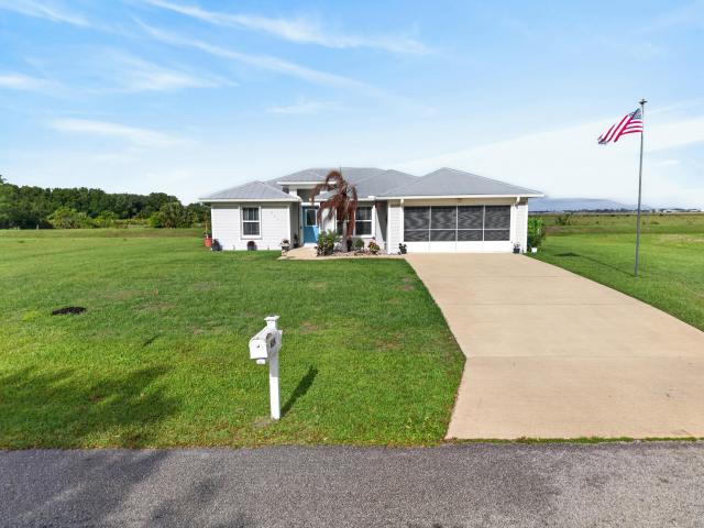 624 Woodmont St, Sebring, FL 33876 | MLS #B26014 | Compass