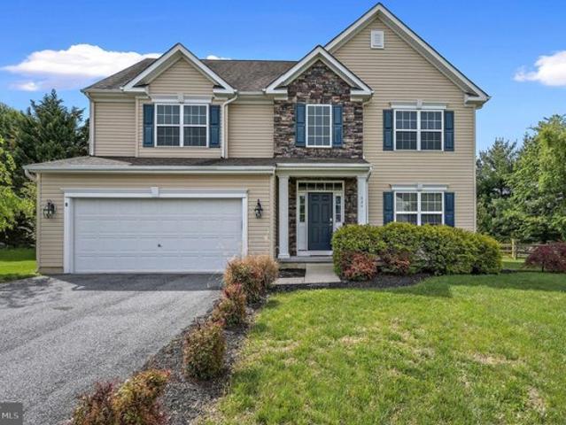 624 Willowwood Dr, Smyrna, DE 19977