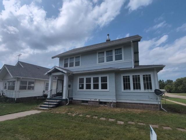 624 Willis Ave, Perry, IA 50220