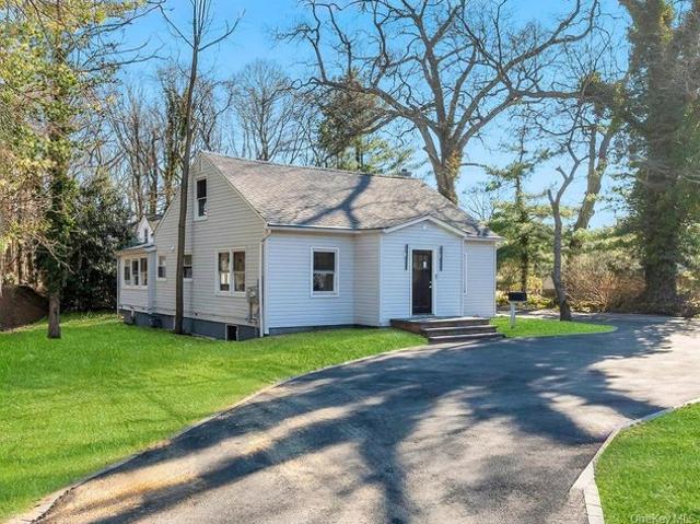 624 Townline Rd, Hauppauge, NY 11788