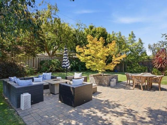 624 Tomi Lea St, Los Altos, CA 94022