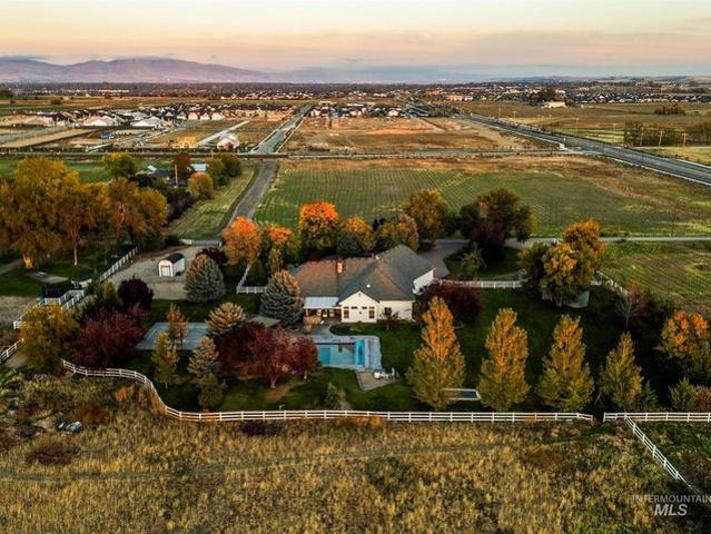 6255 S Tarrega Ln, Meridian, ID 83642