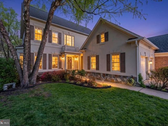 6256 Kingfisher Ln, Alexandria, VA 22312 | MLS #VAFX2302 | Compass