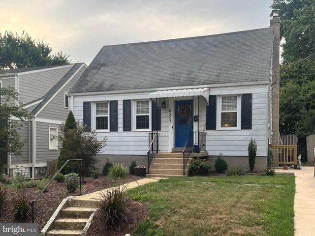 6257 18th St N, Arlington, VA 22205