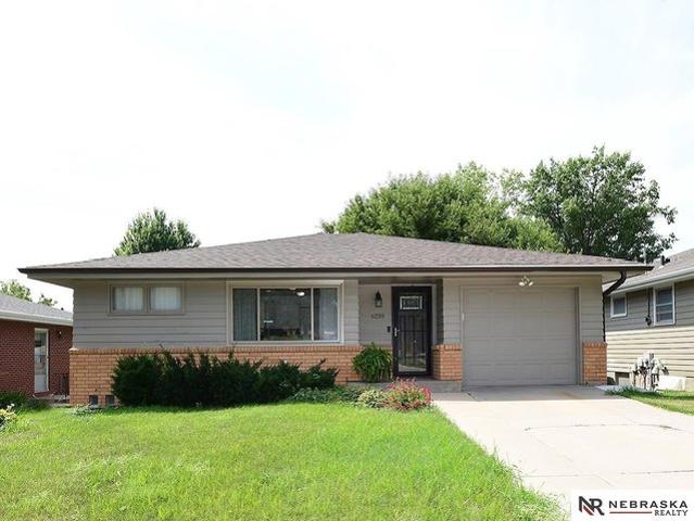 6259 Francis St, Lincoln, NE 68505
