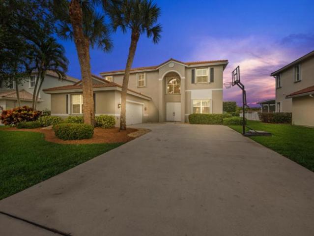 6259 Indian Forest Cir, Lake Worth, FL 33463