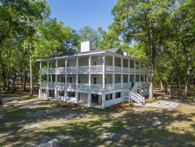 6250 NW 55th St, Bell, FL 32619