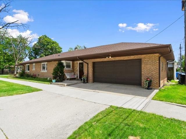 6250 N Kedvale Ave, Chicago, IL 60646