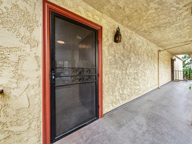 6250 Buckingham 204