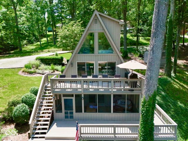 6250 Grosbeak Court