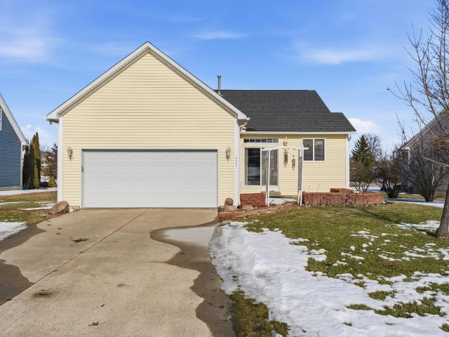 6251 Saint Charles Pass
