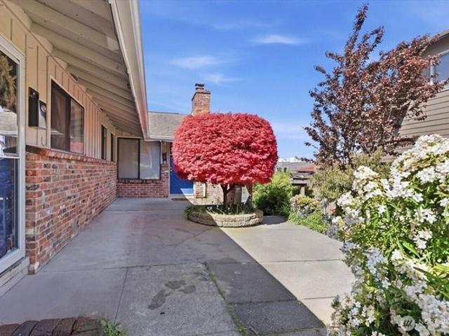 6251 3rd Ave NW, Seattle, WA 98107