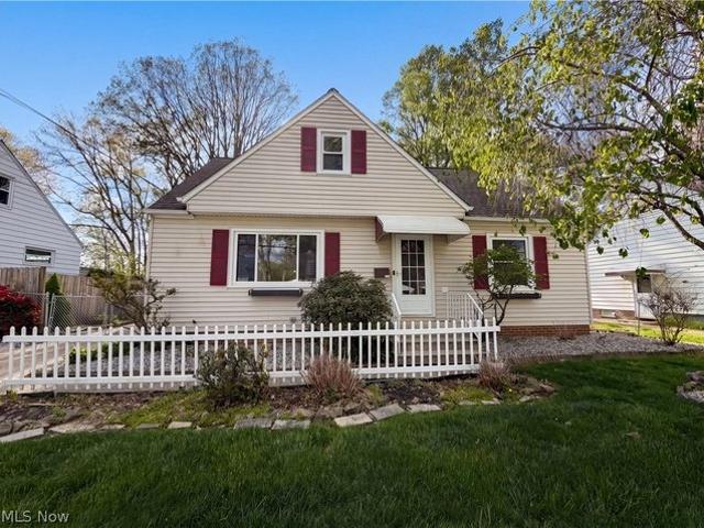 6252 Anita Dr, Cleveland, OH 44130