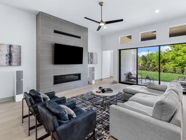 6252 Rocca Valle Drive