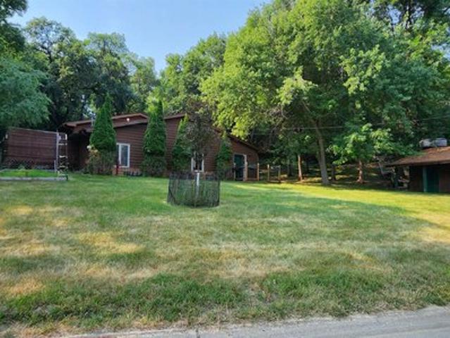 625 1/2 5th St, Minot, ND 58701