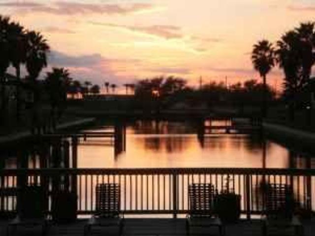 $625 / 1br Waterfront Property $99.00 Special Galveston