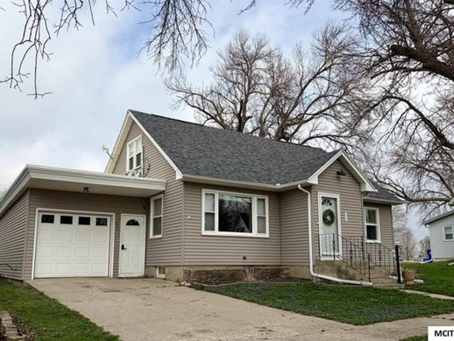 625 2nd St, Meservey, IA 50457