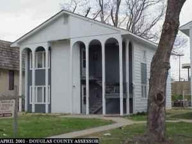 $625 / 2br Main Level Duplex 4421 N. 60th map