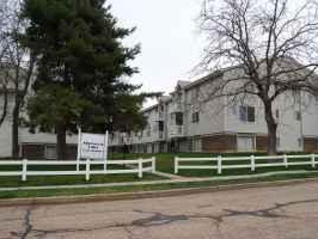 $625 / 2br condo for rent roy