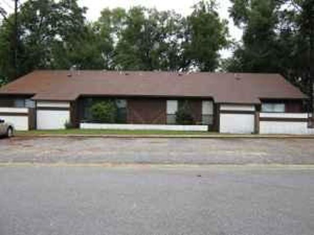 $625 / 2br Great Location 2 Full Baths Pensacola/Olive rd map