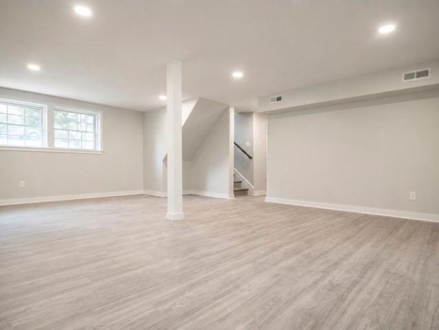 625 6th Ave S