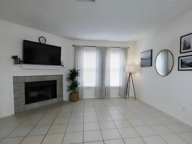 625 Carriagehouse Ln Apt 3G, Garland, TX 75040