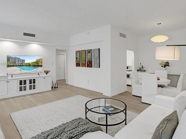 625 Biltmore Way Apt 103, Coral Gables, FL 33134