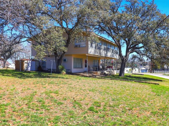 625 Deep Cove Dr