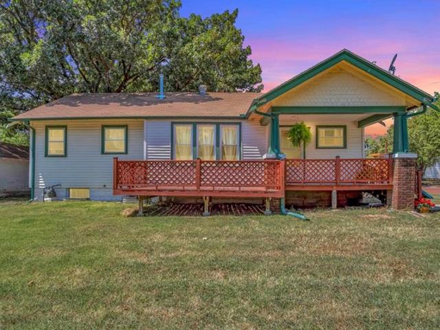 625 E 5th St, Newton, KS 67114