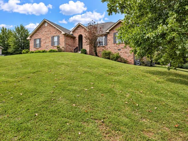 625 E Glenridge Ln