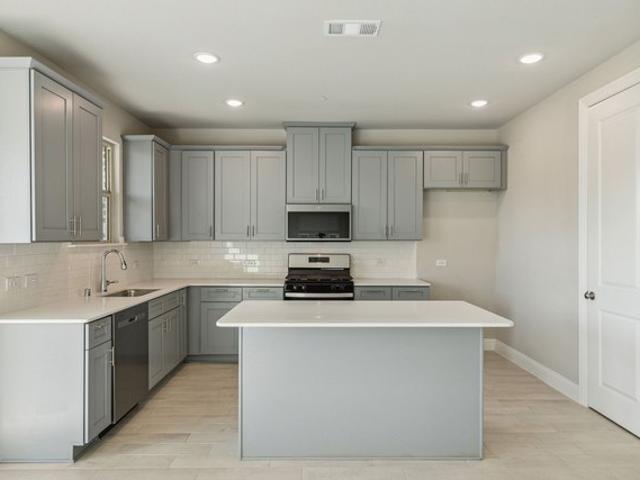 625 Hutchinson Ln, Lewisville, TX 75077