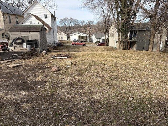 625 Oak St, Leavenworth, KS 66048