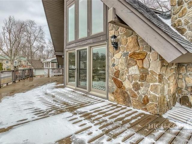 625 Mountain Glen Dr, Newland, NC 28657
