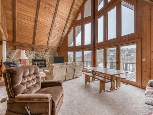 625 Mountain Glen Drive