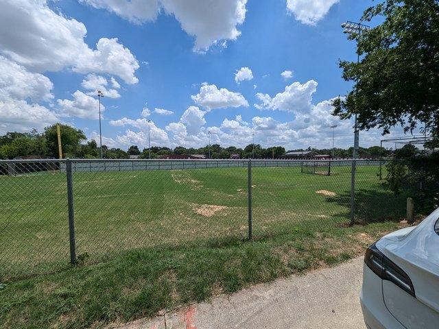 625 Manco Rd Apt 102, Lewisville, TX 75067