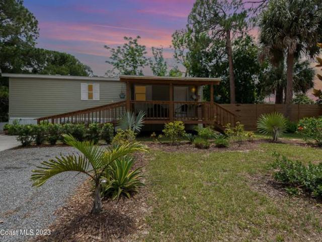 625 Maple Pl, Titusville, FL 32780