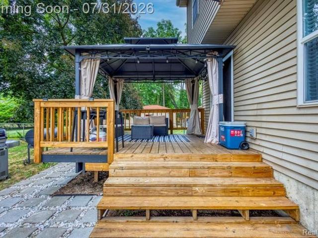 625 N Harvey St, Westland, MI 48185