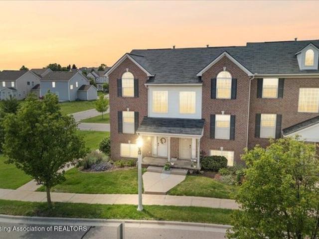 625 Nantucket Dr, Lansing, MI 48906
