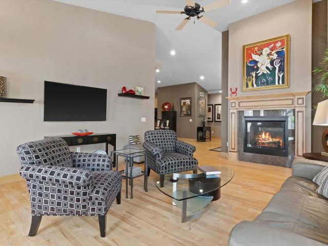 625 Nightingale Lane