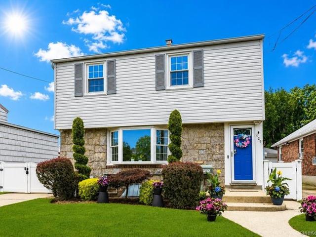625 S 10th St, New Hyde Park, NY 11040