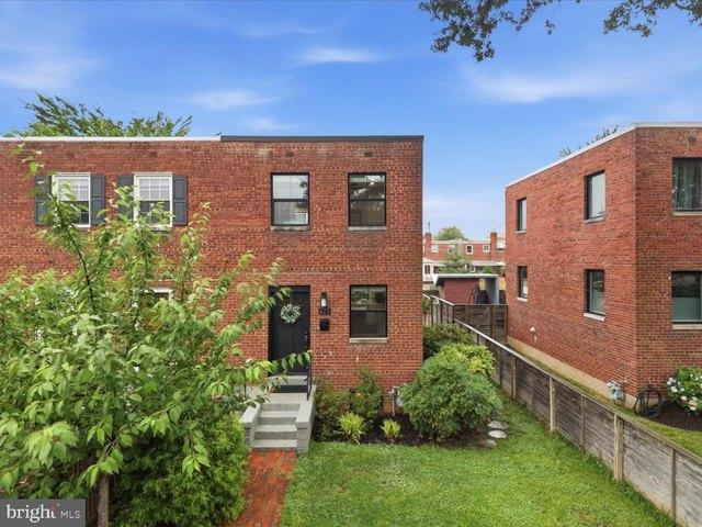 625 S Henry St, Alexandria, VA 22314