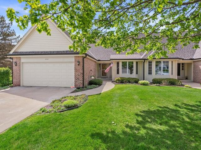 625 S Stonehedge Dr Unit A, Brookfield, WI 53045