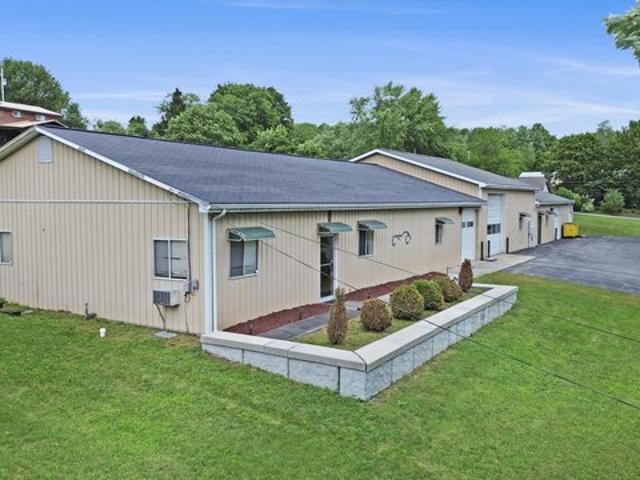 625 Shady Ln, Windber, PA 15963