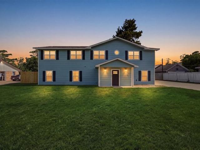 625 Shadylawn St, Shoreacres, TX 77571